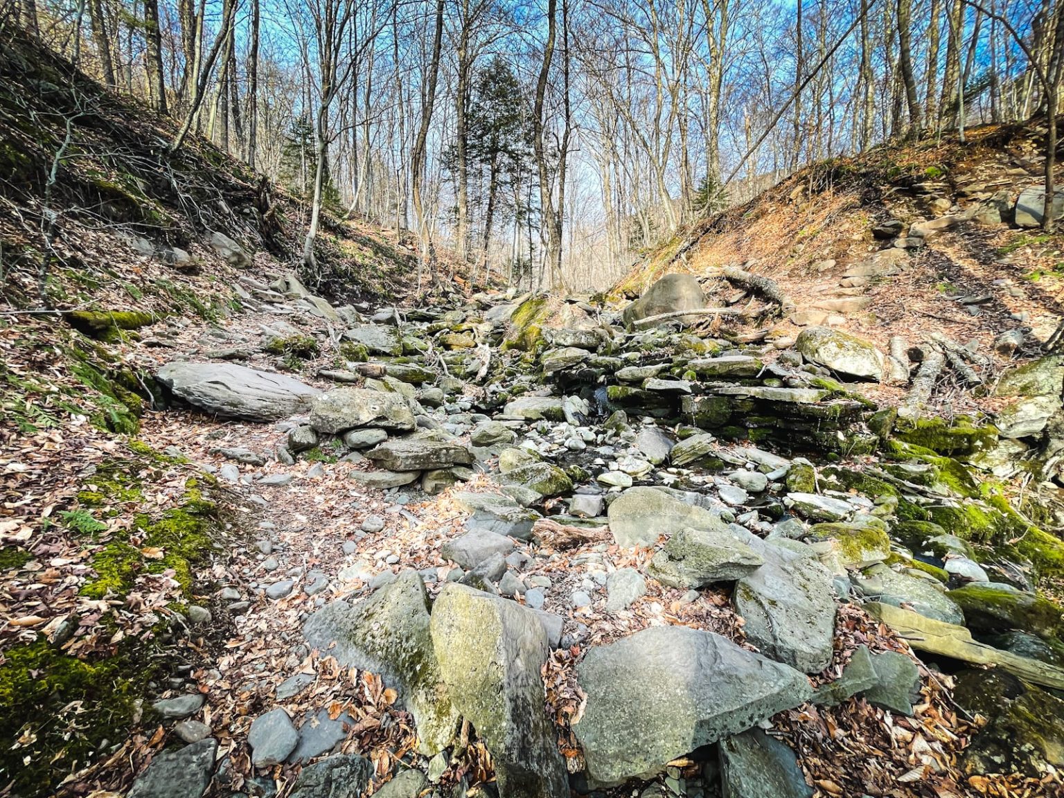 Diamond Notch Falls via Diamond Notch Road | Mountain-Hiking.com